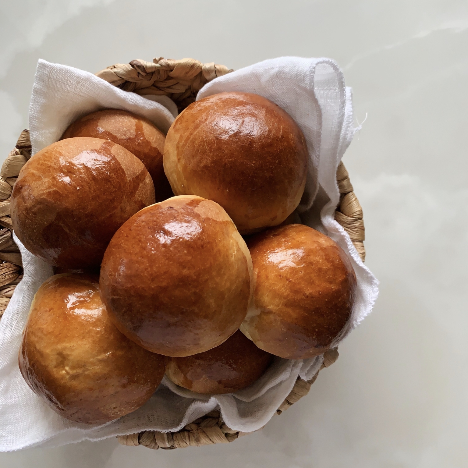 Luftige, bløde teboller med kardemomme